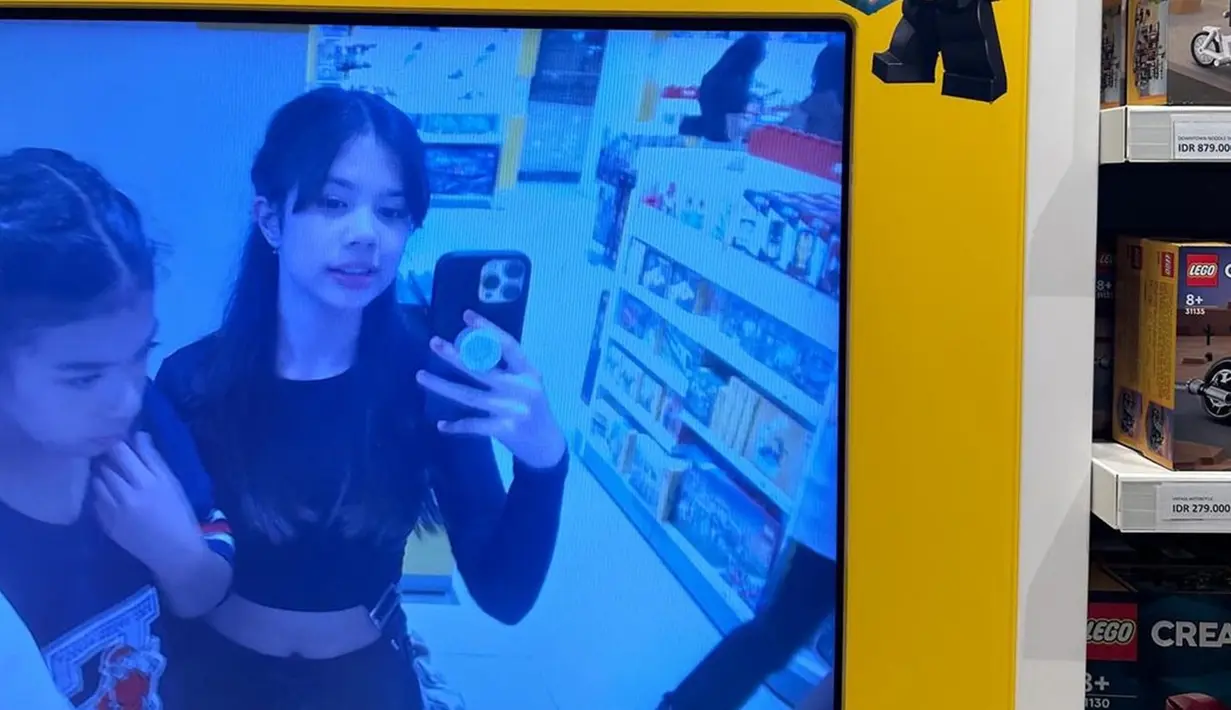 Genap Berusia 13 Tahun, Ini Potret Safeea Ahmad Sudah Mengenal Makeup ...