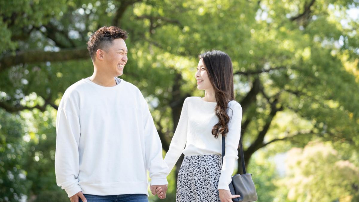 7 Ciri Tersembunyi Ketika Seorang Pria Jatuh Cinta Padamu - Relationship Fimela.com