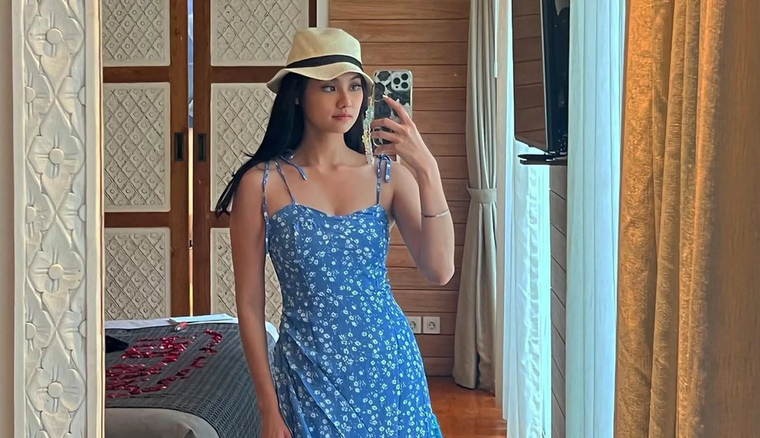 8 Gaya Kece Gege Elisa, Aktris Berwajah Oriental saat Liburan di Alam hingga Jepang - Photo ...