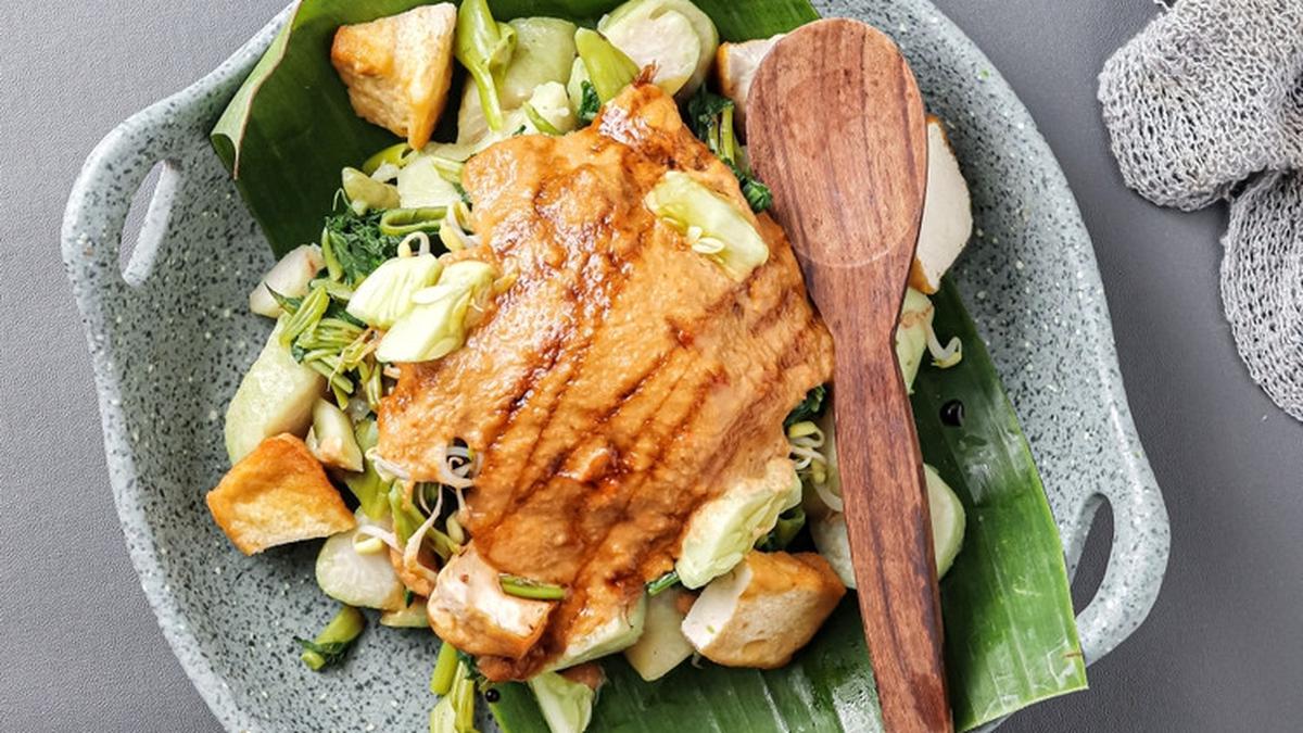 Resep Lontong Pecel khas Jawa Timur