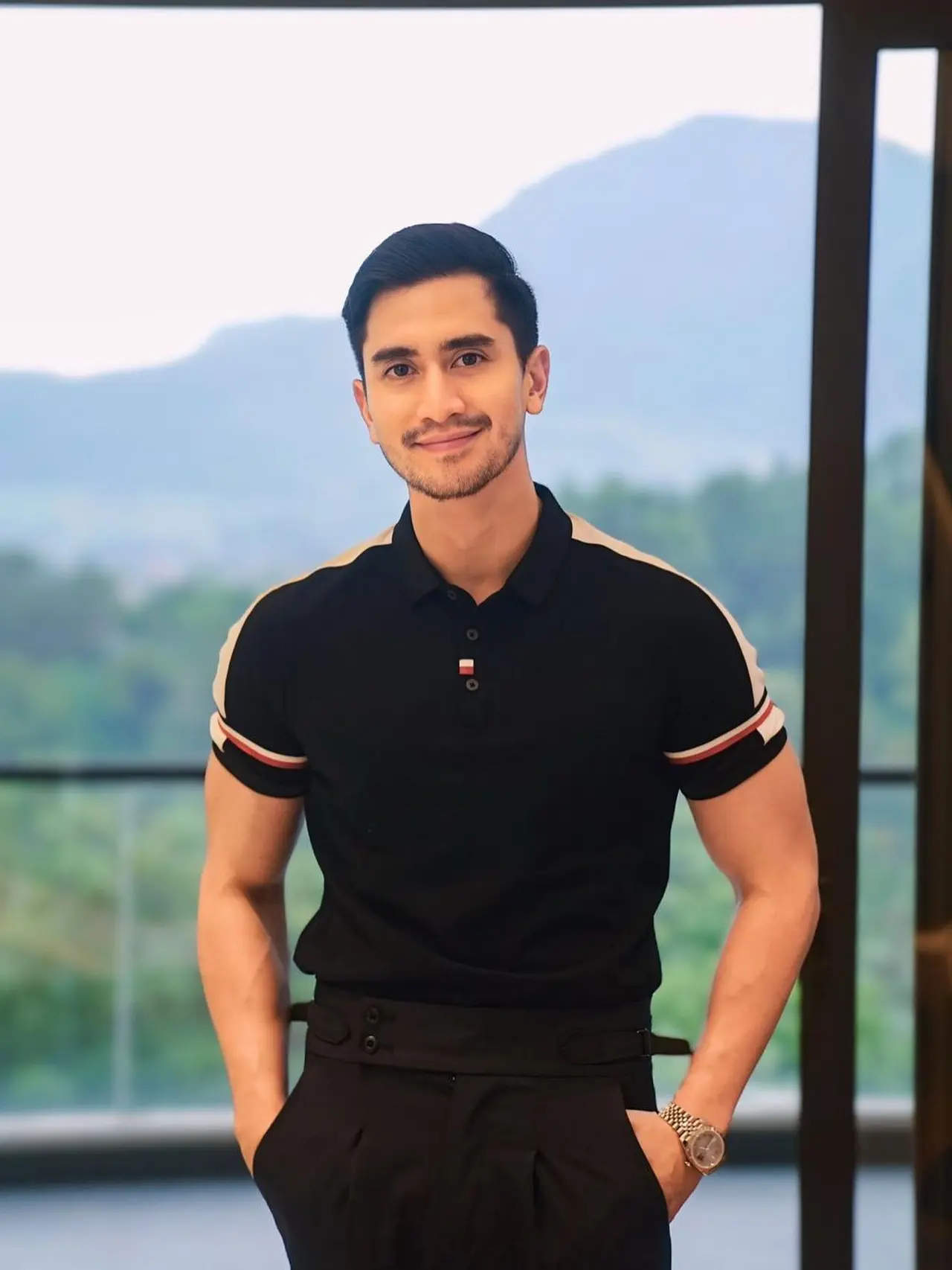 10 Potret Verrell Bramasta Tampil Berkumis, Disebut Makin Dewasa - Hot ...