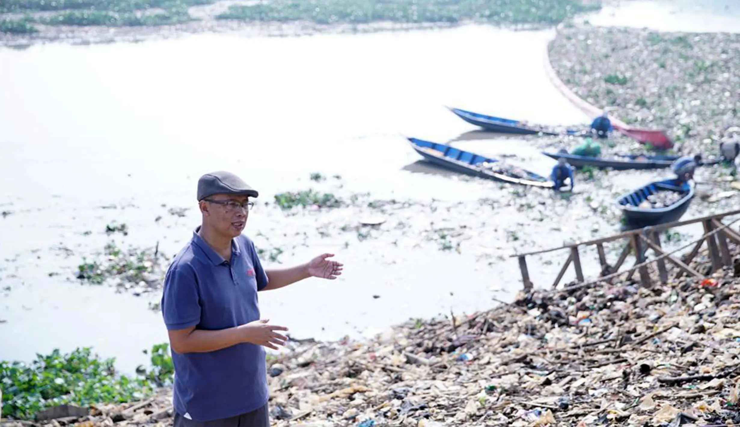 BRI Peduli Gandeng Yayasan Bening Saguling Kelola Sampah Sungai Citarum - Foto Liputan6.com
