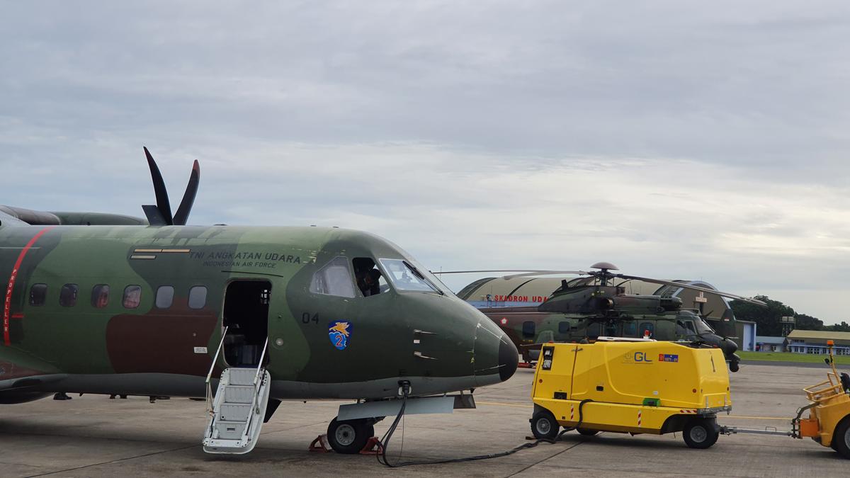 Cuaca Bagus, TNI AU Optimistis Temukan Pesawat Sriwijaya Air SJ 182 ...