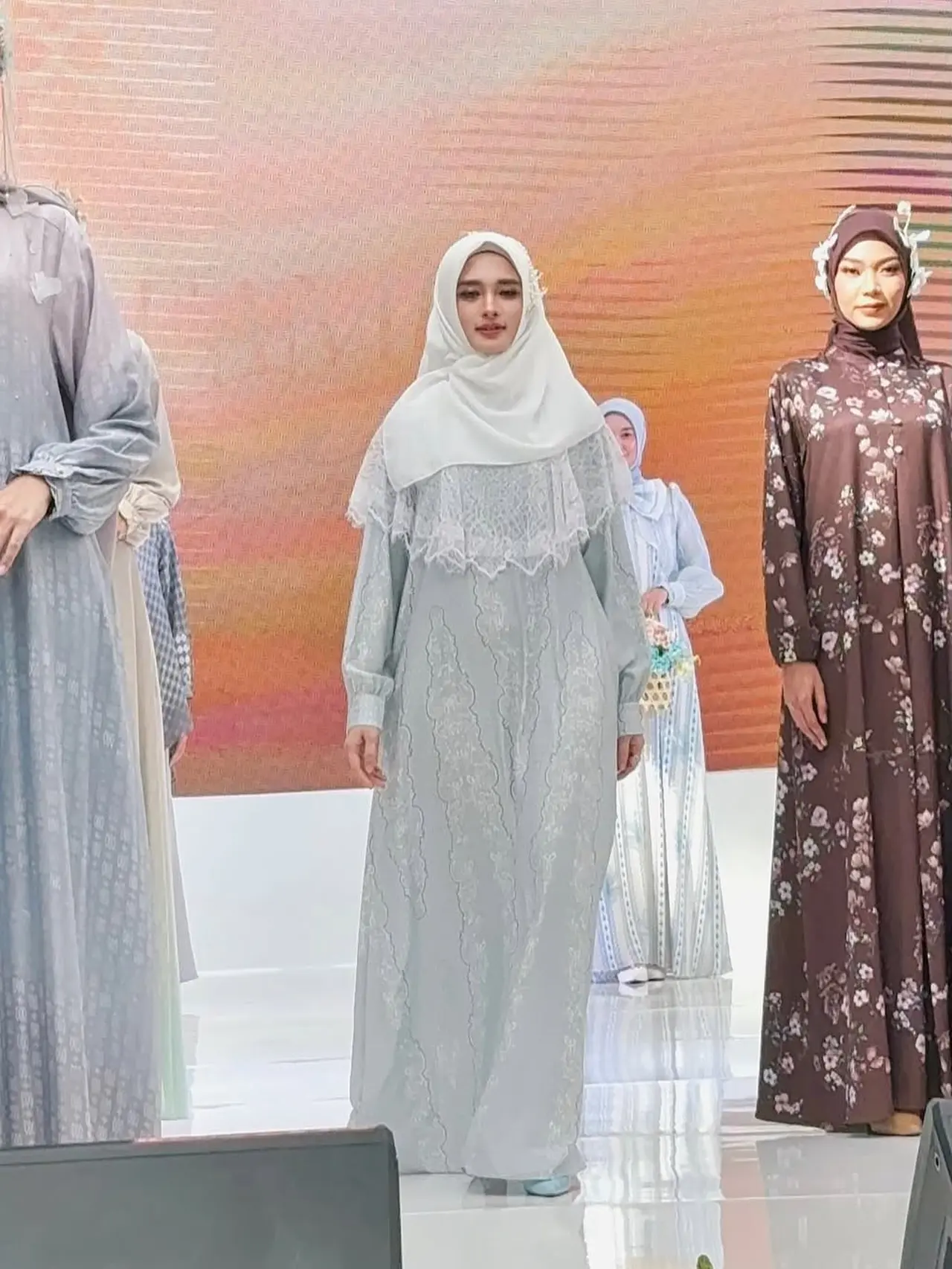 Inara Rusli Melenggang ke Ajang Fashion Bertema Delightful Ramadan ...