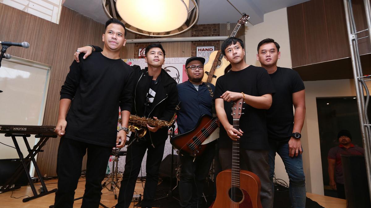 Tiga Bulan Gabung Nidji, Ini yang Dirasakan Vokalis Baru - ShowBiz ...
