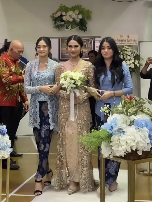 8 Penampilan Selebgram Azizah Salsa Perempuan yang Dinikahi Pratama Arhan di Jepang, Elegan ...