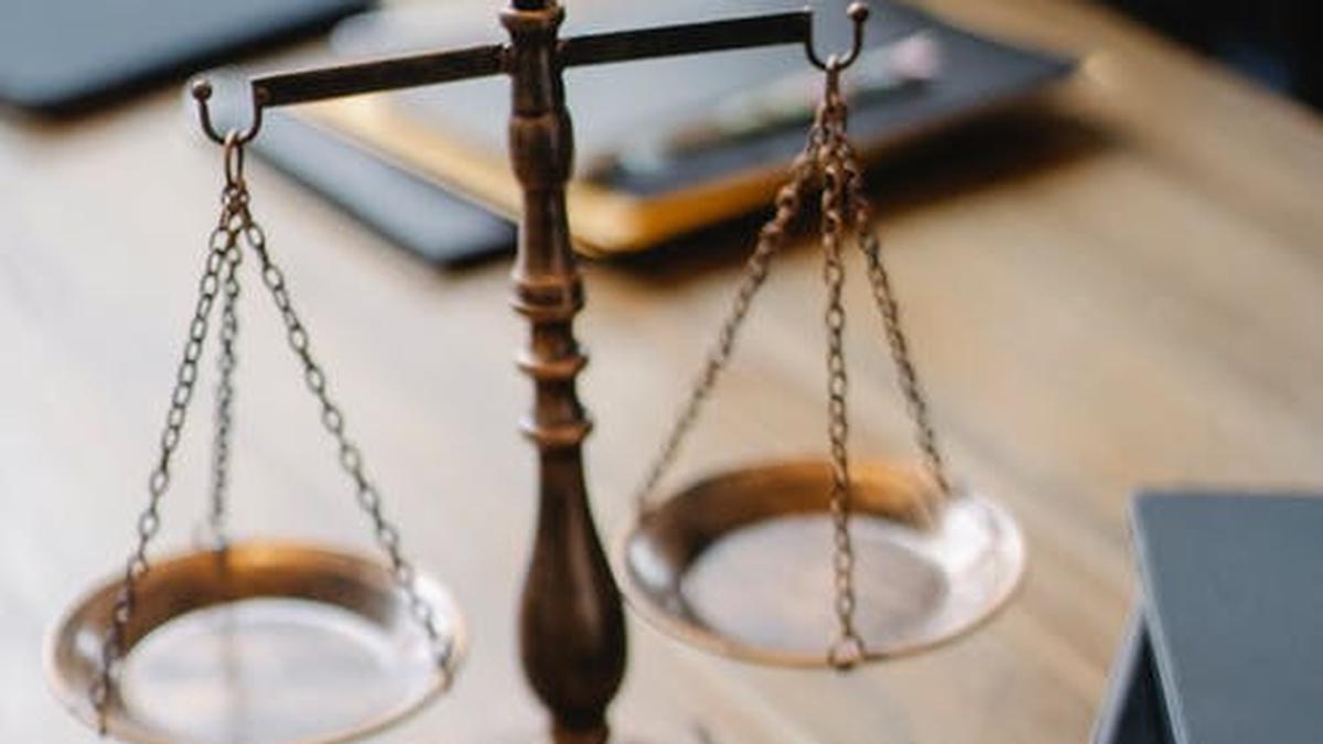 20 Contoh Norma Hukum, Pahami Juga Pengertian dan Jenis-Jenisnya