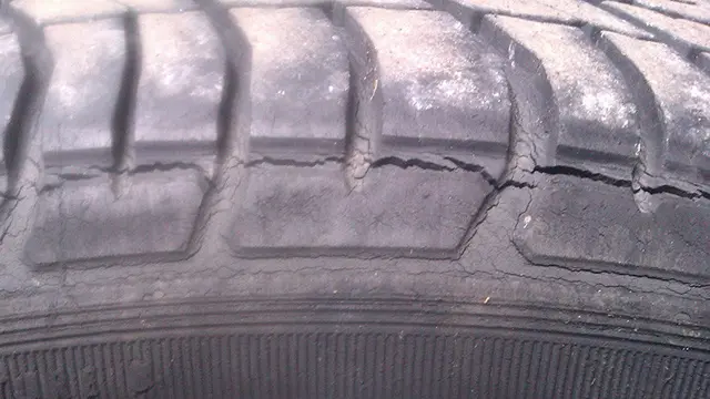 Ban dengan Kondisi Retak Masih Amankah Digunakan? - Otomotif Liputan6.com