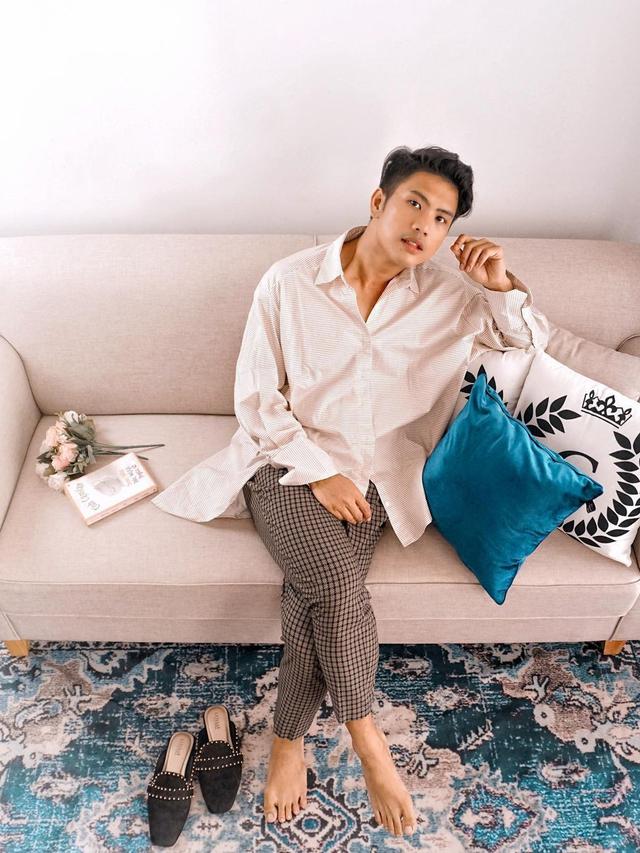 Potret Ricky Cuaca Pamer Tubuh Atletis Bareng Tya Ariestya, Dipuji ...