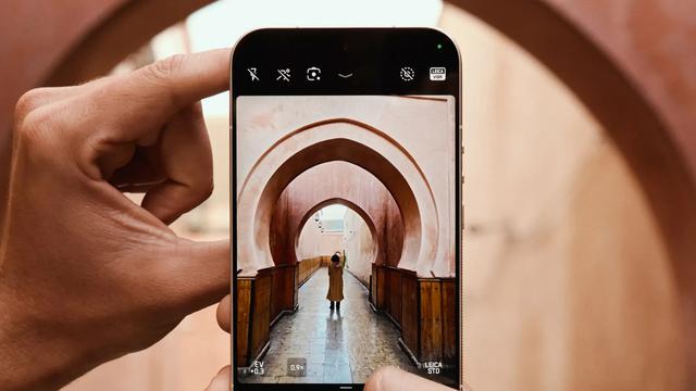 Leica Leitz Phone Harga Rp30 Juta Resmi Hadir di Indonesia, Pengalaman ...