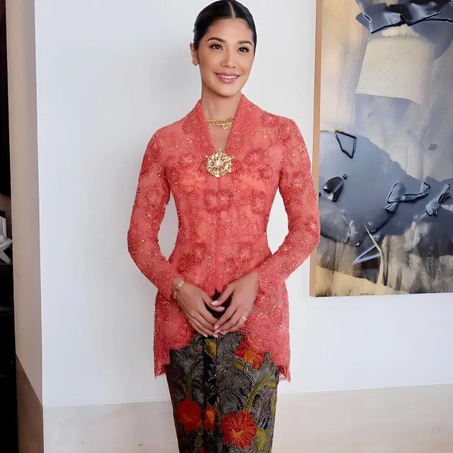 4 Ide Kebaya Elegan dan Berkelas Ala Ibu Pejabat, Dari Franka Makarim hingga Kahiyang Ayu - Hot ...
