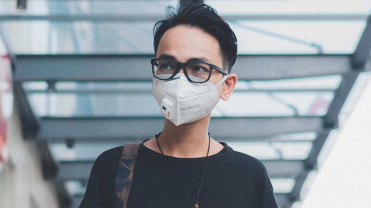 Studi: Mengenakan Masker Ternyata Meningkatkan Daya Tarik Seseorang ...