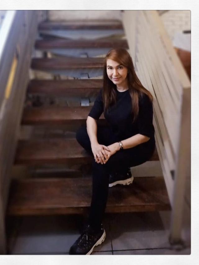 7 Potret Terbaru Puput Novel Penyanyi Era 90-an, Awet Muda di Usia 46 ...