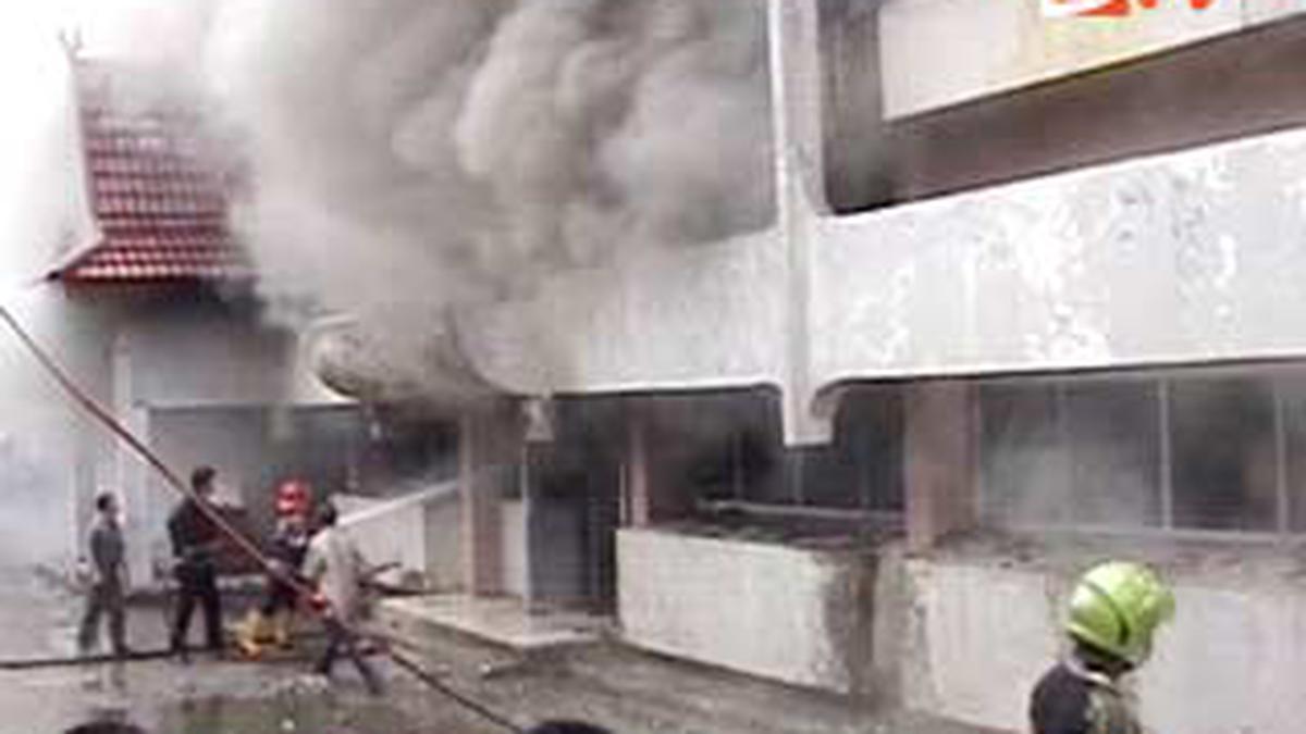 Kantor Dinas PU Pekanbaru Terbakar - News Liputan6.com