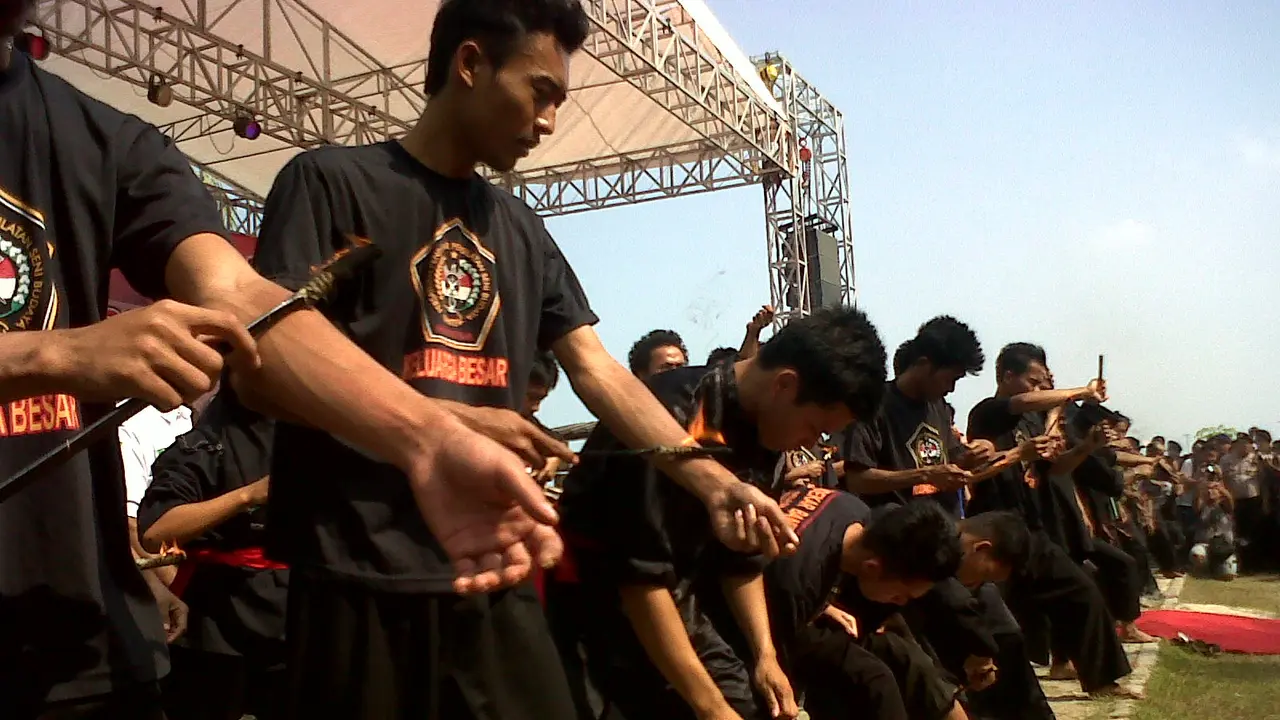 Debus, Daya Pikat Seni Bela Diri Khas Banten dengan Sentuhan Budaya ...