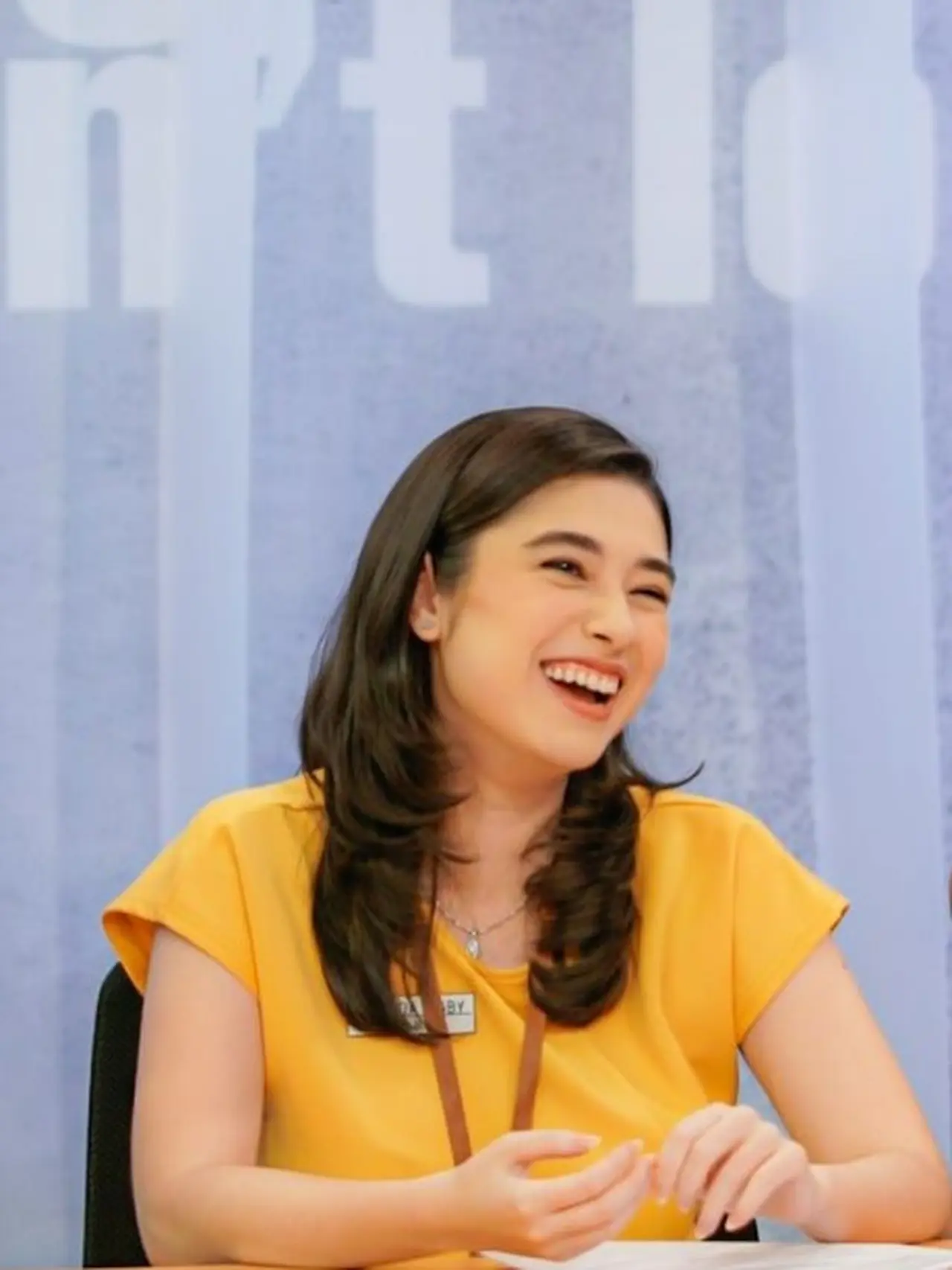 11 Gaya Menarik Amanda Rigby, Si Cantik Jawa-Inggris yang Wajahnya ...