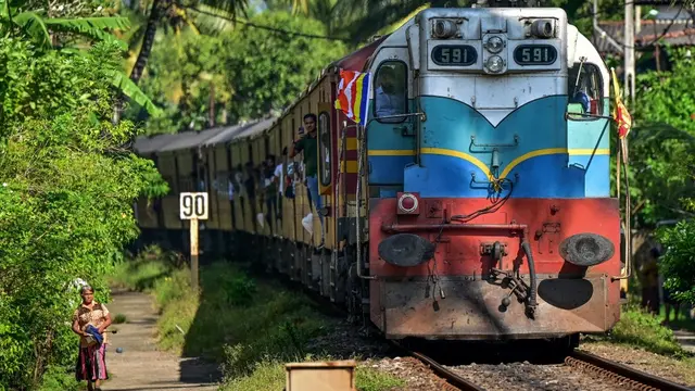Turis Rusia Tewas Terantuk Batu Saat Coba Selfie di Kaki Kereta di Sri ...