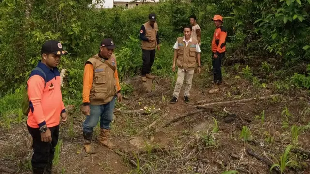 Rekahan Tanah Sepanjang 50 Meter Hantui Warga Kalumpang Usai Hujan ...