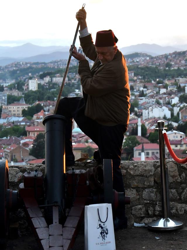 Kisah Meriam Belanda di Masjid yang Bertahan dari Letusan Gunung ...