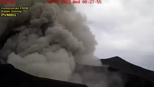 Gunung Marapi Erupsi Lontarkan Abu Vulkanik Setinggi 800 Meter - Regional Liputan6.com