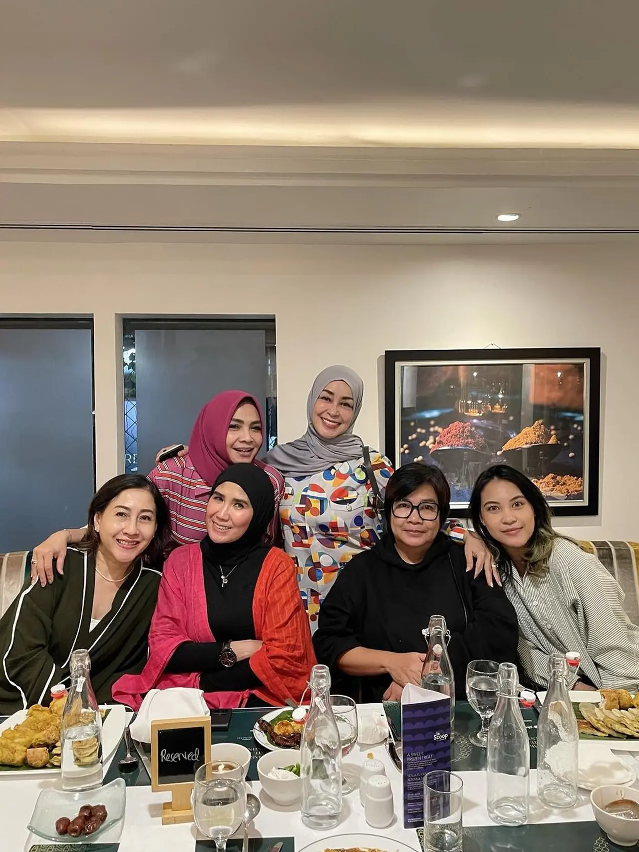 Rieta Amilia Bukber bareng Bestie, Lihat Circle Ibunda Nagita Slavina ...