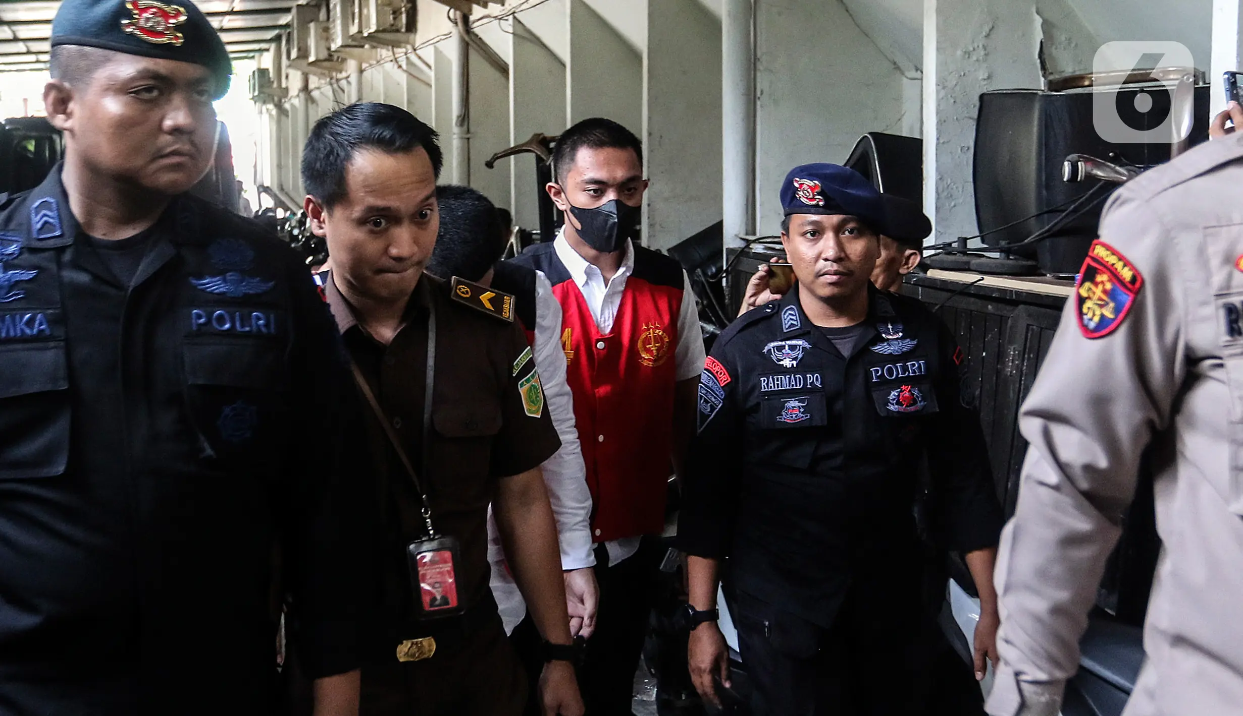 Penampilan Mario Dandy Saat Jalani Sidang Perdana Kasus Penganiayaan ...