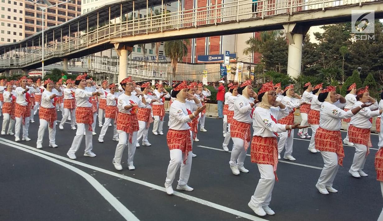 FOTO: Semarak Pemecahan Rekor Dunia Tari Poco-Poco di Jakarta - Foto ...