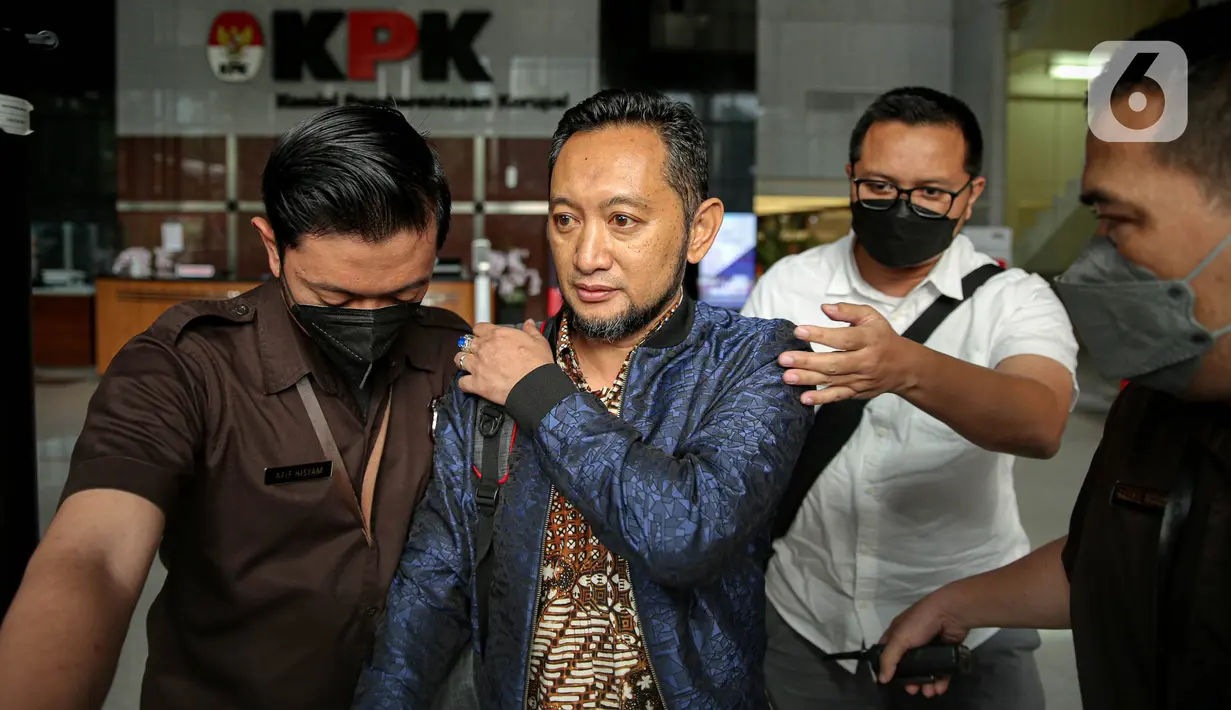 Ekspresi Kepala Bea Cukai Makassar Andhi Pramono Usai Diperiksa KPK Terkait Pamer Harta - Foto ...