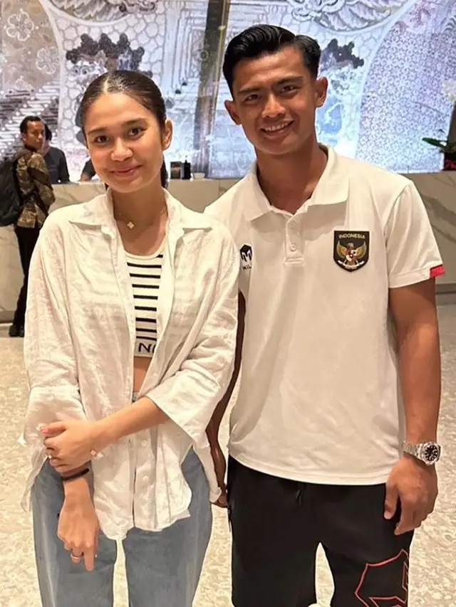 6 Potret Pratama Arhan dan Azizah Salsha Pakai Baju Couple, Makin Mesra - Page 5 - Hot Liputan6.com