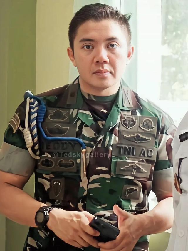 10 Fakta Menarik Mayor Teddy, Ajudan Prabowo yang Viral karena Celine ...