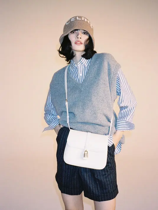 FOTO: Gaya Penampilan Lisa Blackpink saat Pakai Topi, Bisa Jadi ...