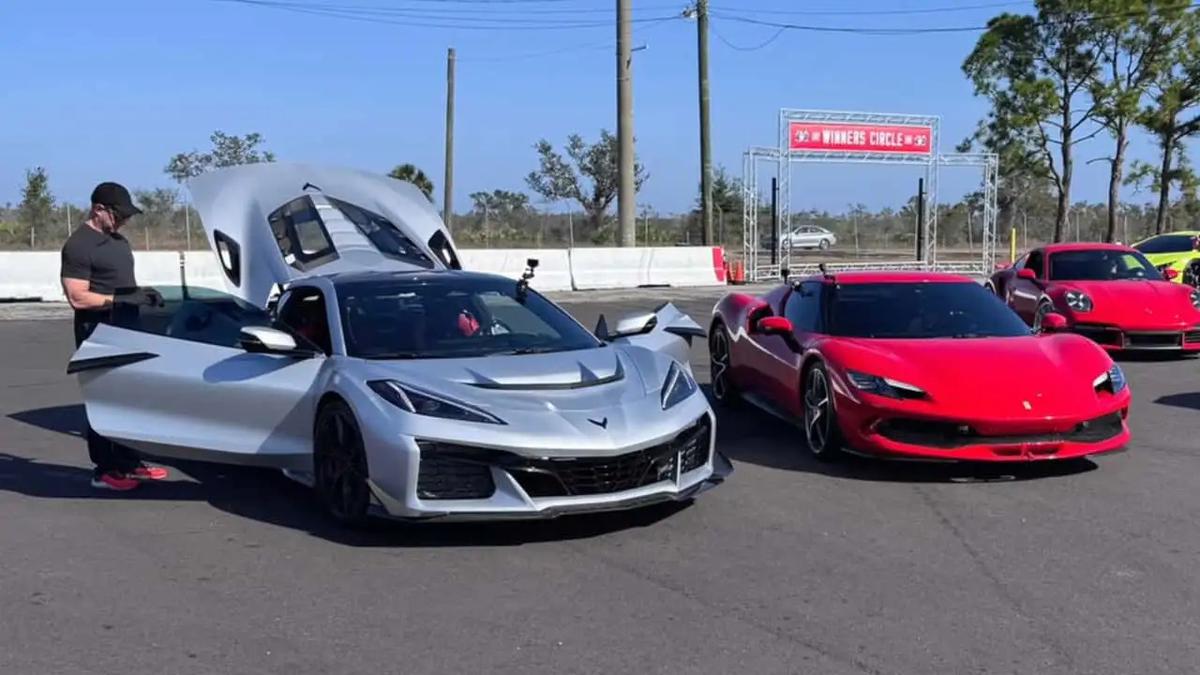 Drag Race Penuh Gengsi, Corvette ZR1 Asapi Ferrari 296 GTB