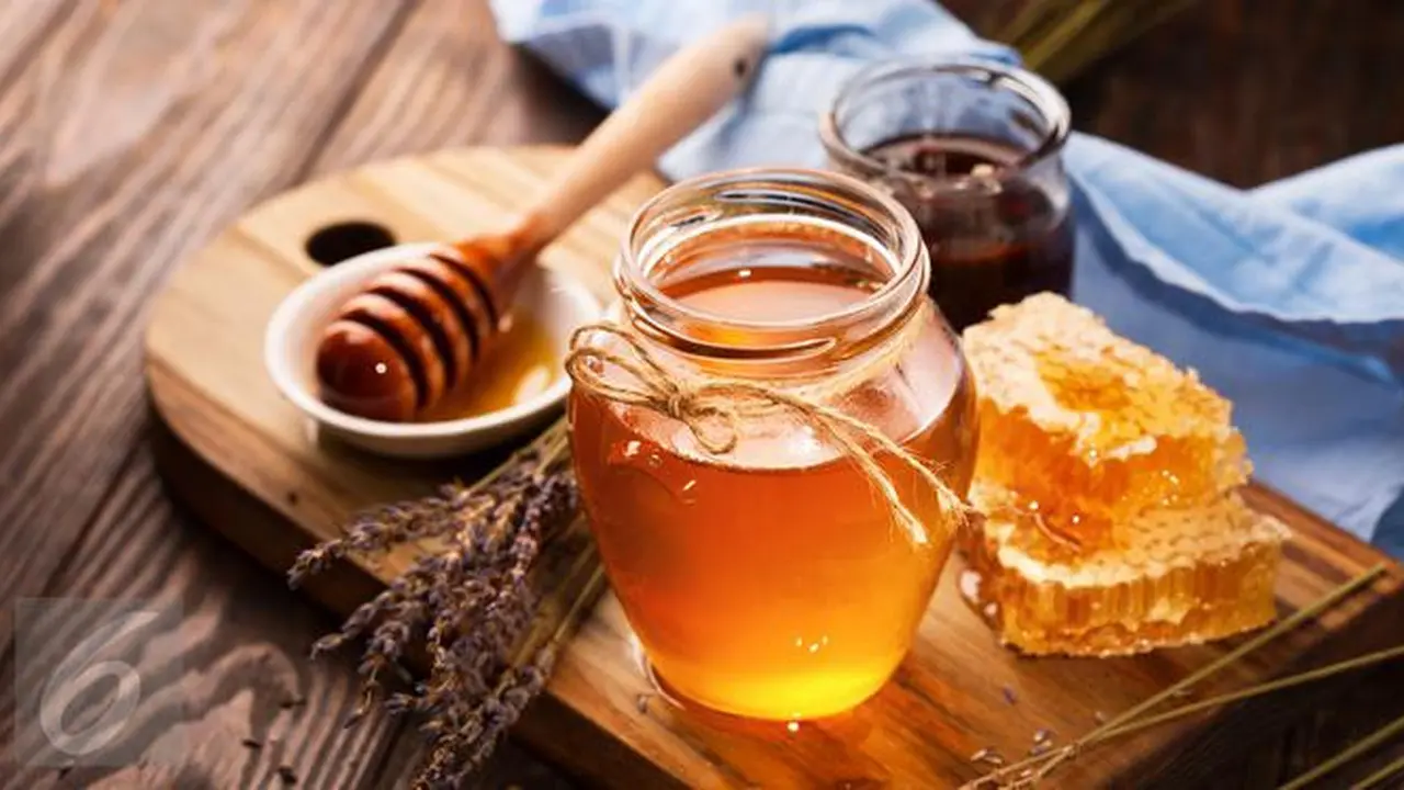 Minum Madu Bisa Sembuhkan Demam, Hanya Mitos?