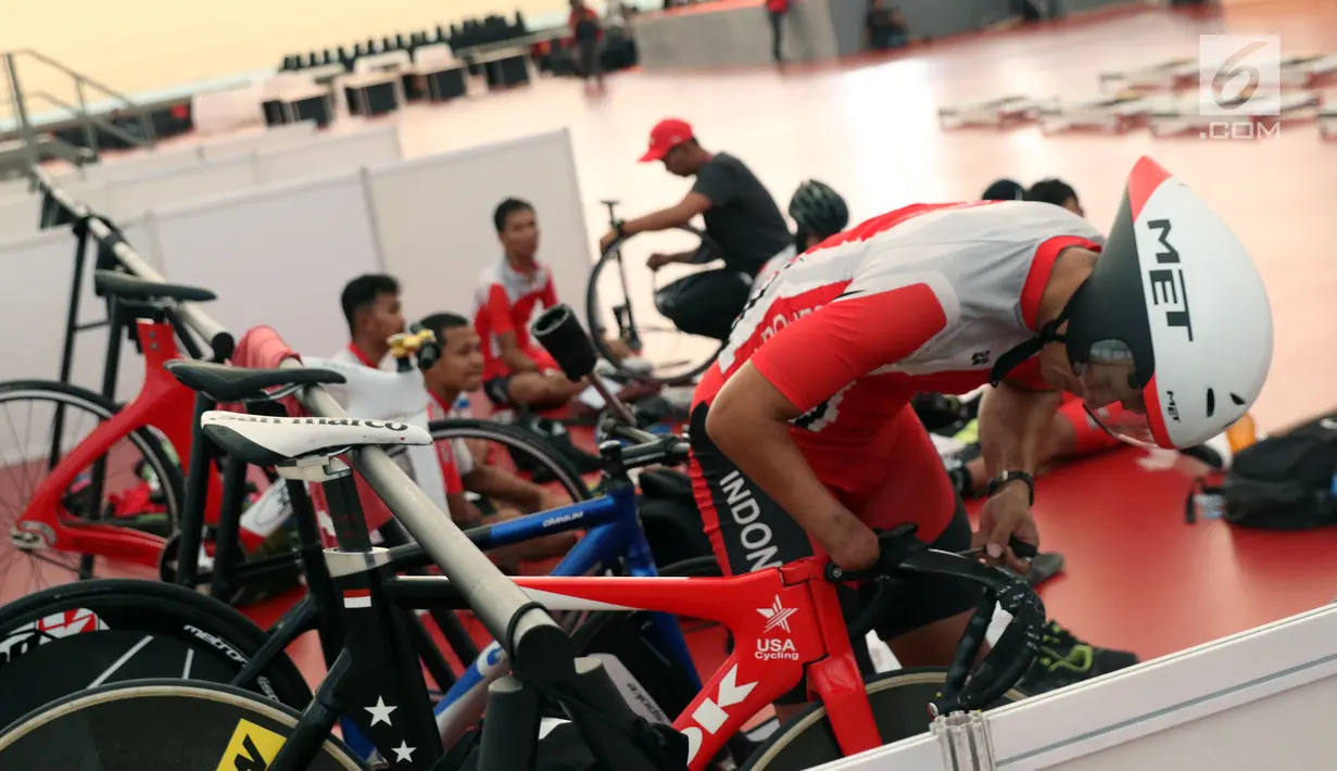 FOTO: Target Dua Perunggu, Tim Para Cycling Indonesia Latihan di ...