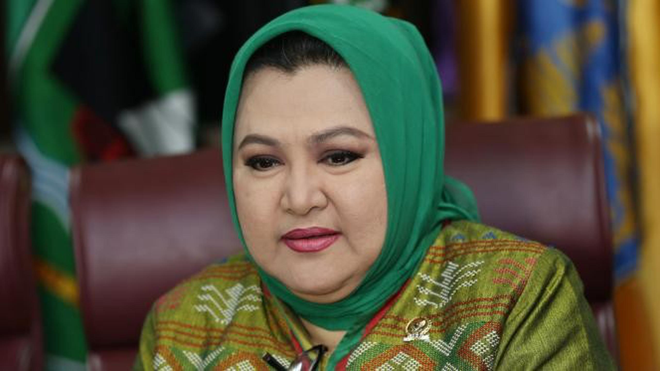 Profil Emilia Contessa, Penyanyi Lawas yang Meninggal karena Gagal Jantung
