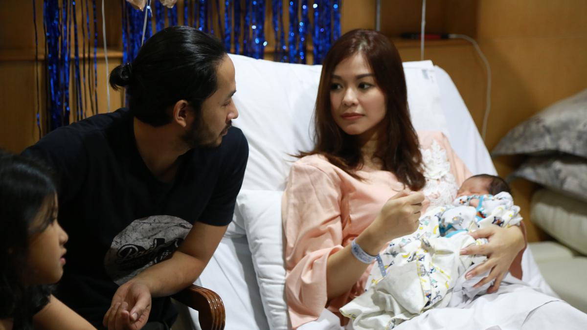 Ungkapan Polos Kegembiraan Anak Sulung Uki NOAH Punya Adik - Entertainment Fimela.com