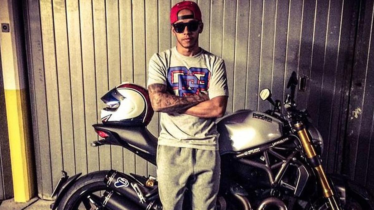 Ducati Monster 1200, Hobi Baru Lewis Hamilton - Otomotif Liputan6.com