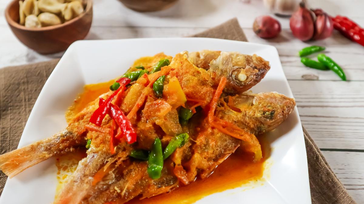 Resep Ikan Kembung Pesmol - Food Fimela.com