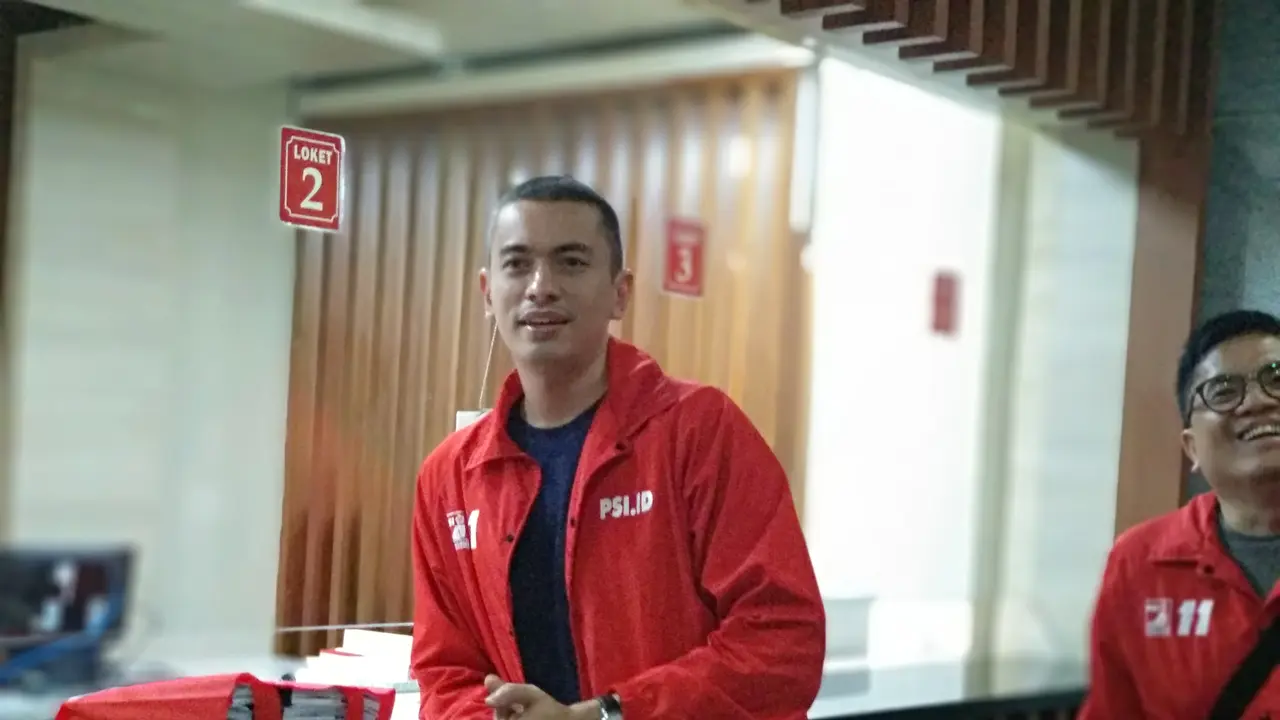 Mengenal Rian Ernest, Eks Politikus Muda PSI yang Berlabuh ke Golkar ...