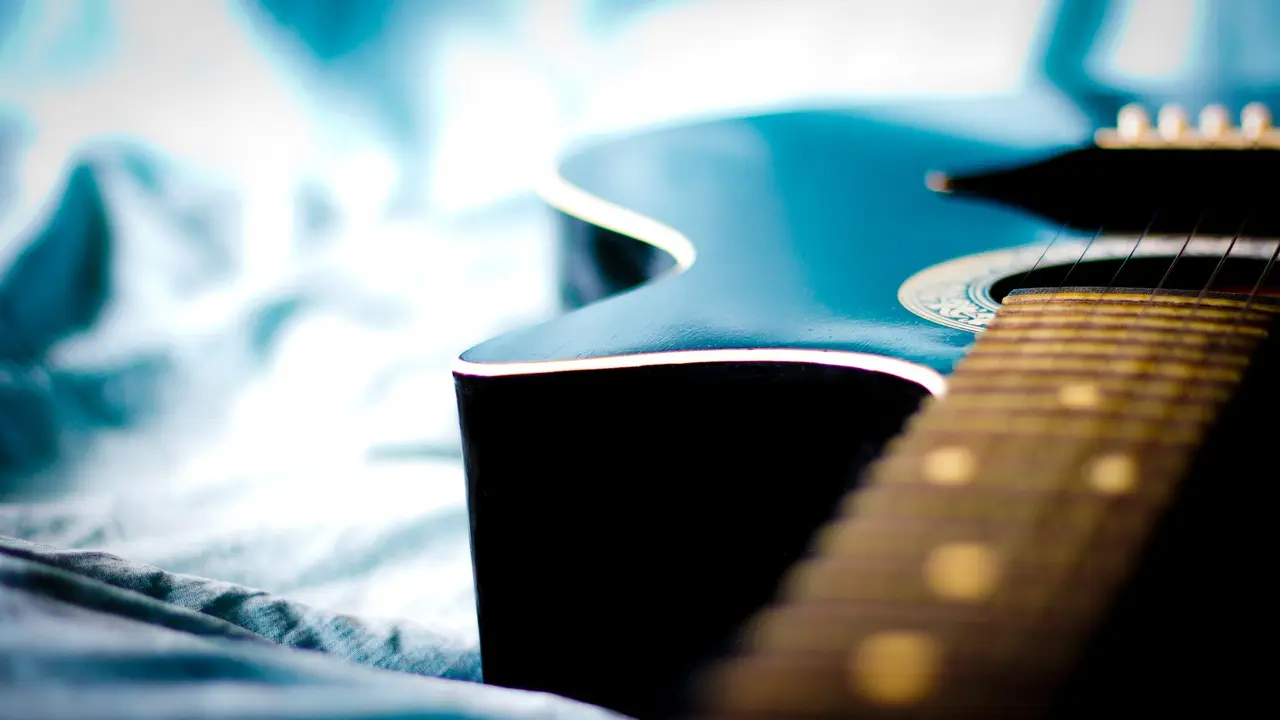 7 Jenis Gitar Akustik yang Populer, Pilih Sesuai Kebutuhan