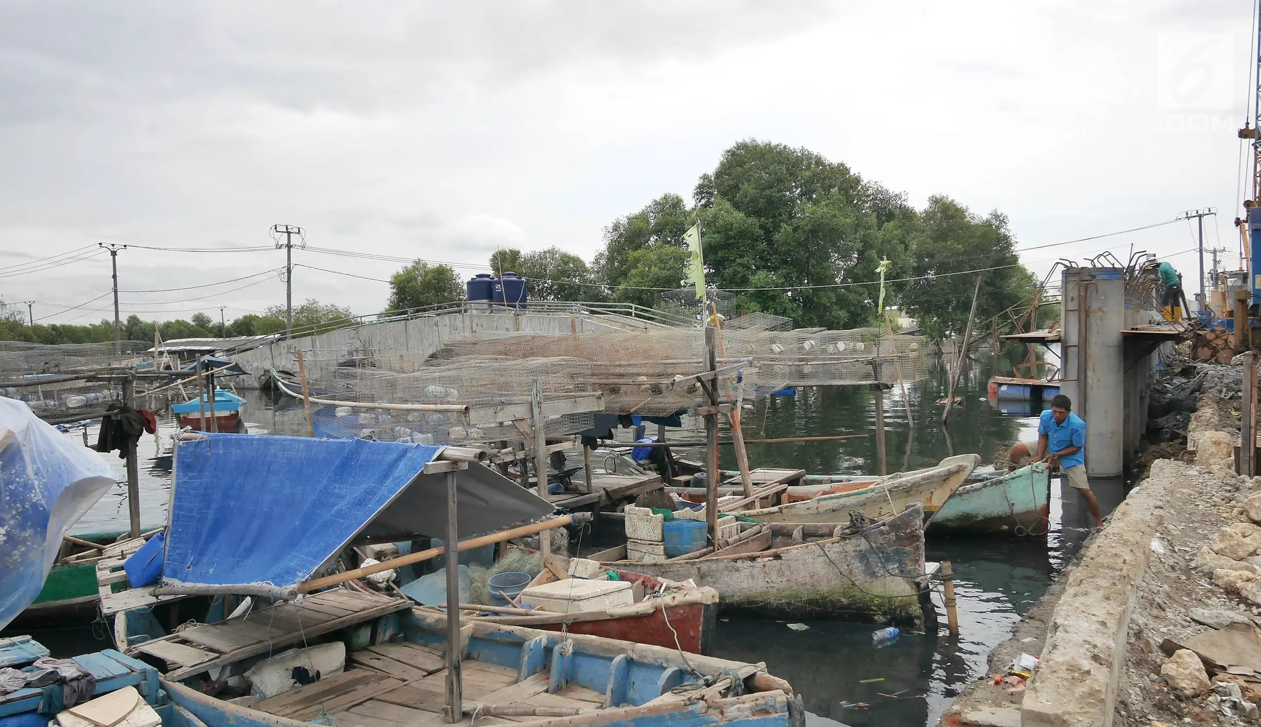 FOTO: Menengok Progres Pembangunan Tanggul Pantai Kamal Muara - Foto ...
