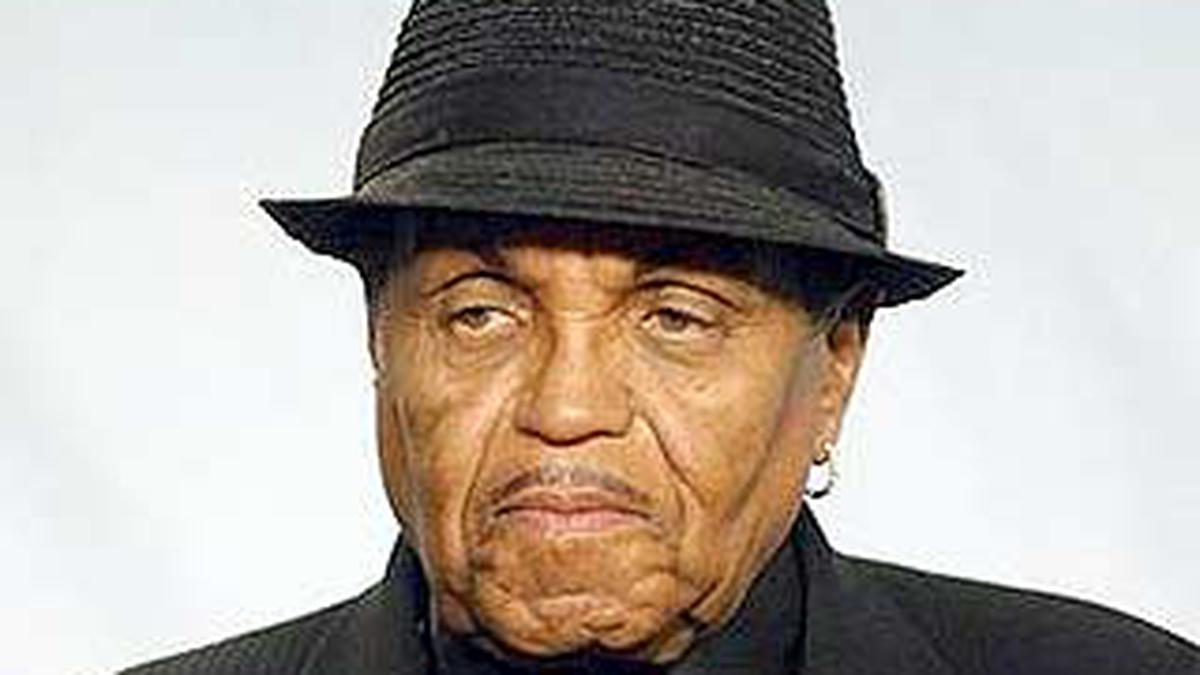 Ambisi Kakek untuk Tiga Anak Michael Jackson - ShowBiz Liputan6.com