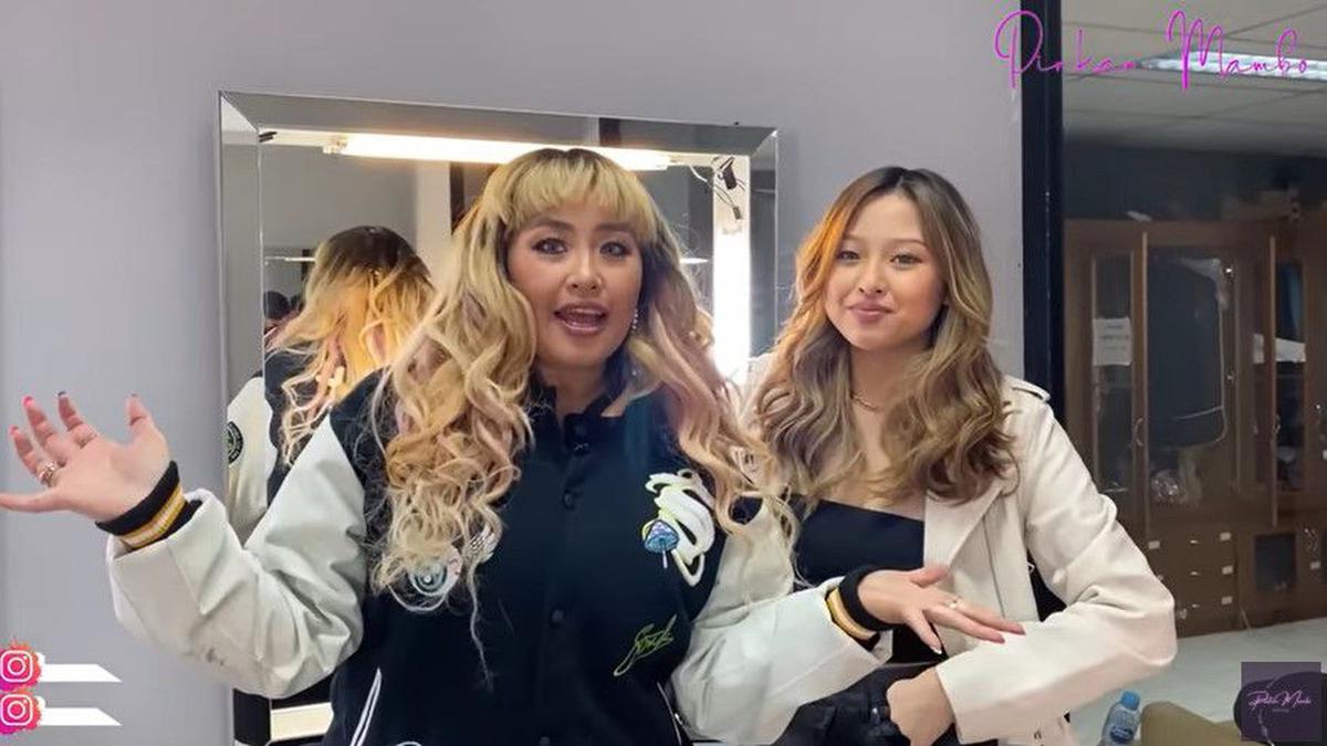 Belum Direstui Anak, Ini 8 Potret Pinkan Mambo dengan Michelle Ashley ...