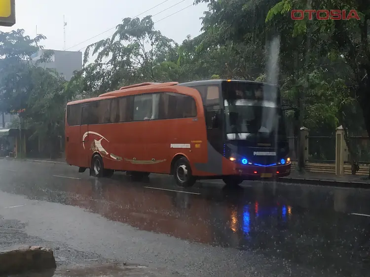 10 Potret Desain Bus Single Glass yang Ada di Indonesia, Enggak Kalah ...