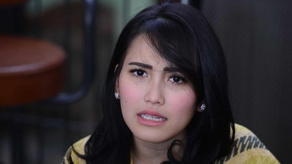 Nyanyi Lagu Bahasa Inggris hingga Korea Selatan, Ayu Ting Ting Bikin Salut - ShowBiz Liputan6.com