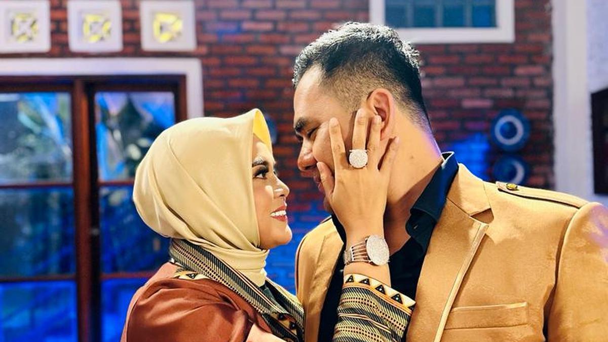 Saipul Jamil Bicara Hati ke Hati dengan Neng Dessy, Bahas Repotnya Mencari Cinta Yang Bikin ...