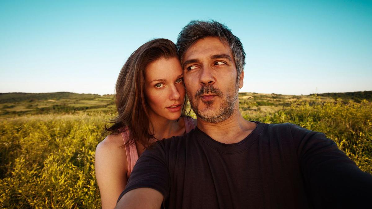 Dampak Suka Pamer Kemesraan Sama Pasangan di Media Sosial - Lifestyle ...