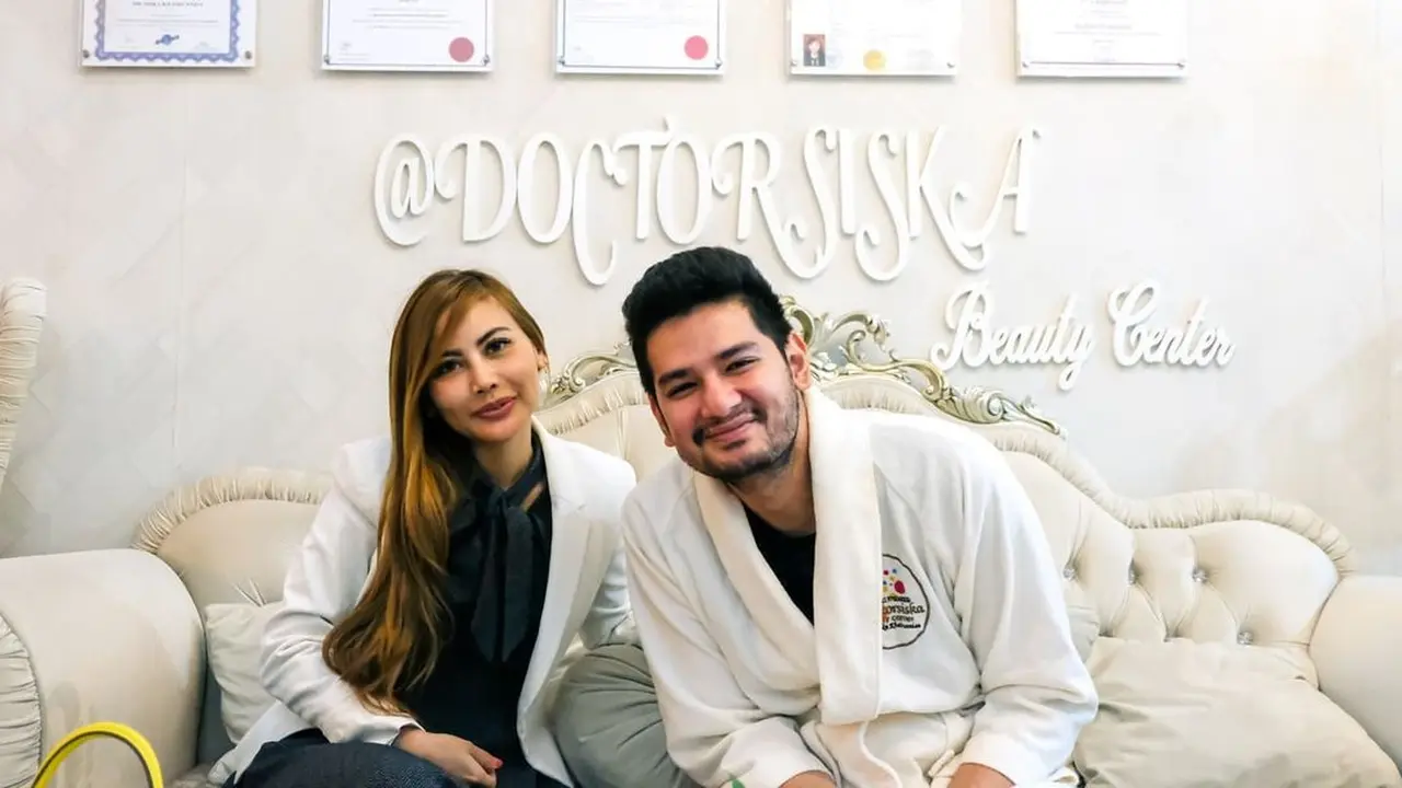 Sempat Akting Bareng, Ini 6 Potret Kevin Hillers 'Ikatan Cinta' dan dr. Siska - Hot Liputan6.com