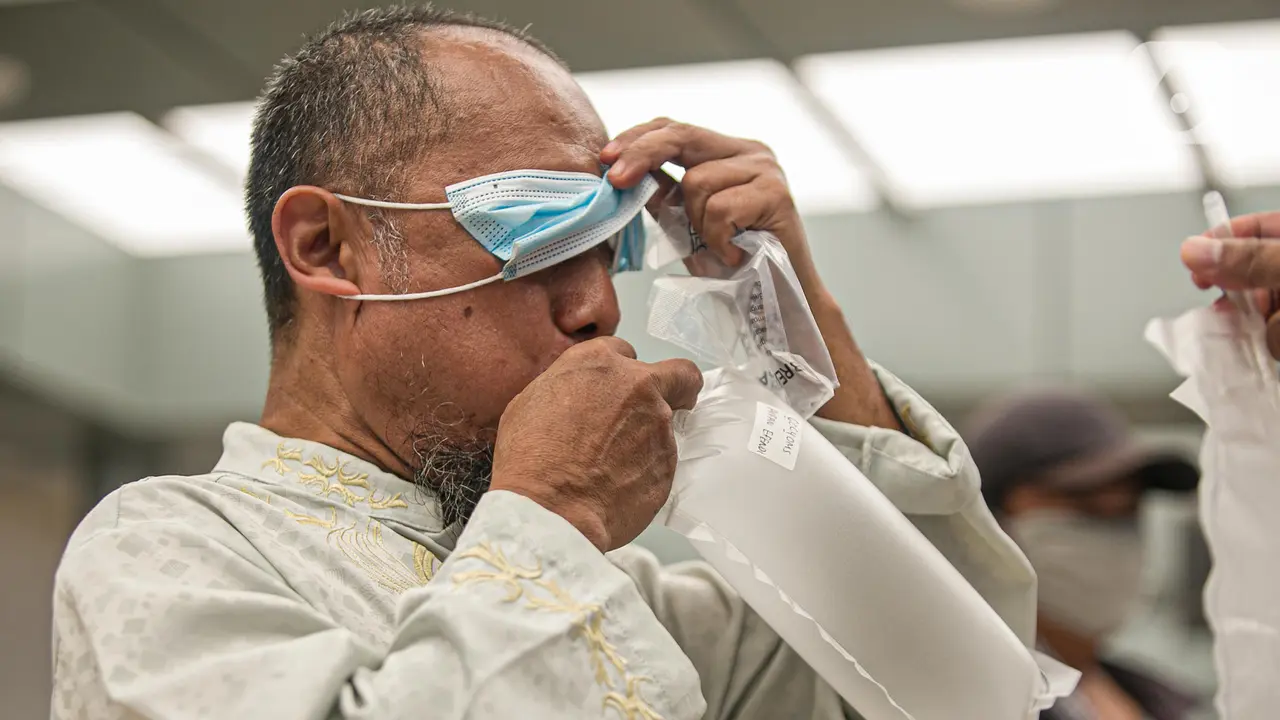 Tes GeNose Sekarang Bisa Digunakan untuk Syarat Naik Pesawat - Bisnis ...