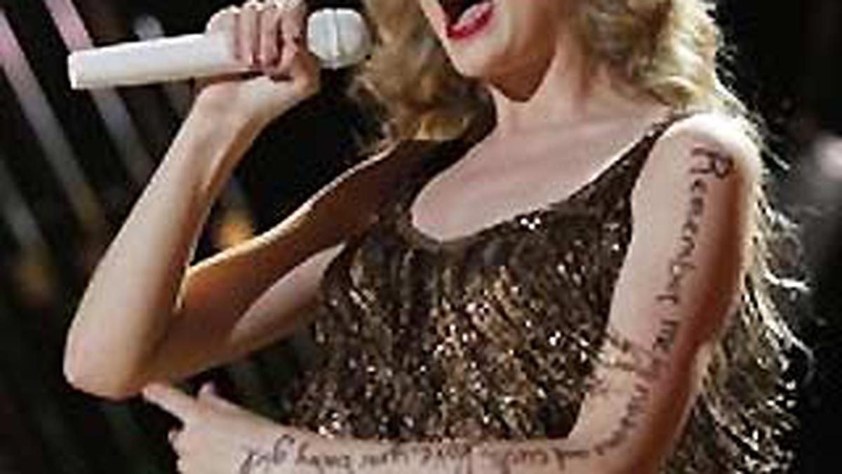 Taylor Swift Kenalkan Pacar ke Keluarga